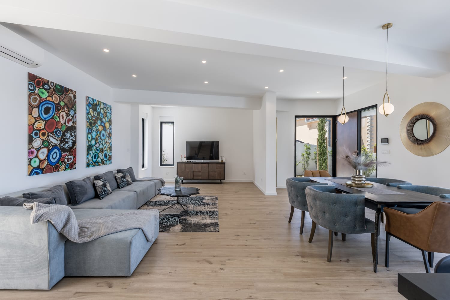 Luxury Villa Seven Seas – Luxury Villa Seven Seas with infinity heated pool